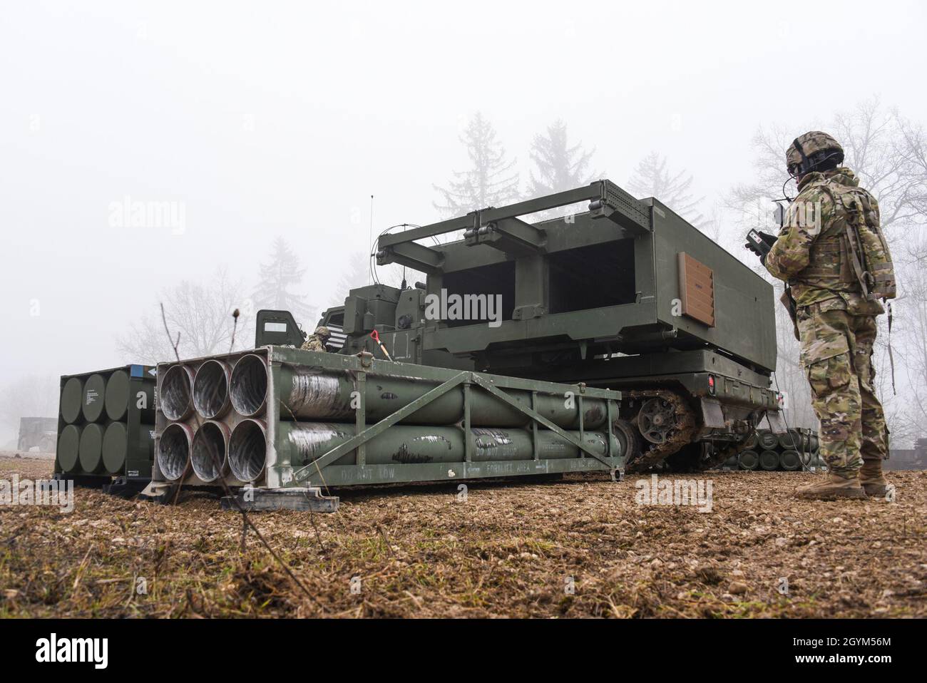 U.S. Soldiers, assigned to 1st Battalion, 6th Field Artillery Regiment ...