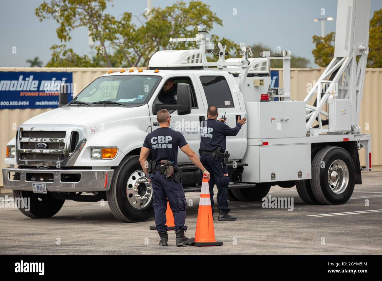 Cbp office of field operations hi-res stock photography and images - Alamy