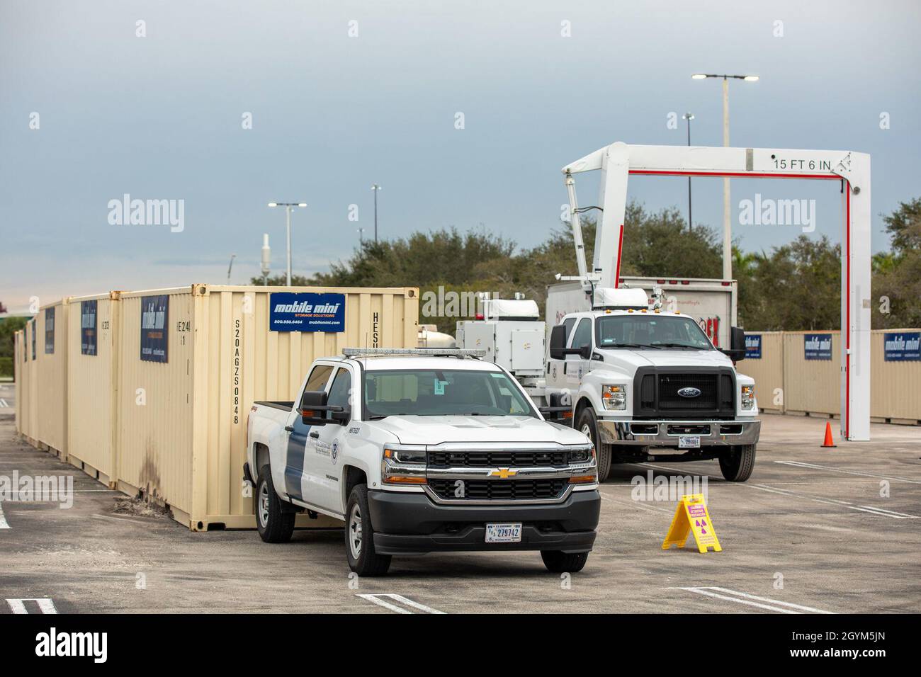 Cbp office of field operations hi-res stock photography and images - Alamy