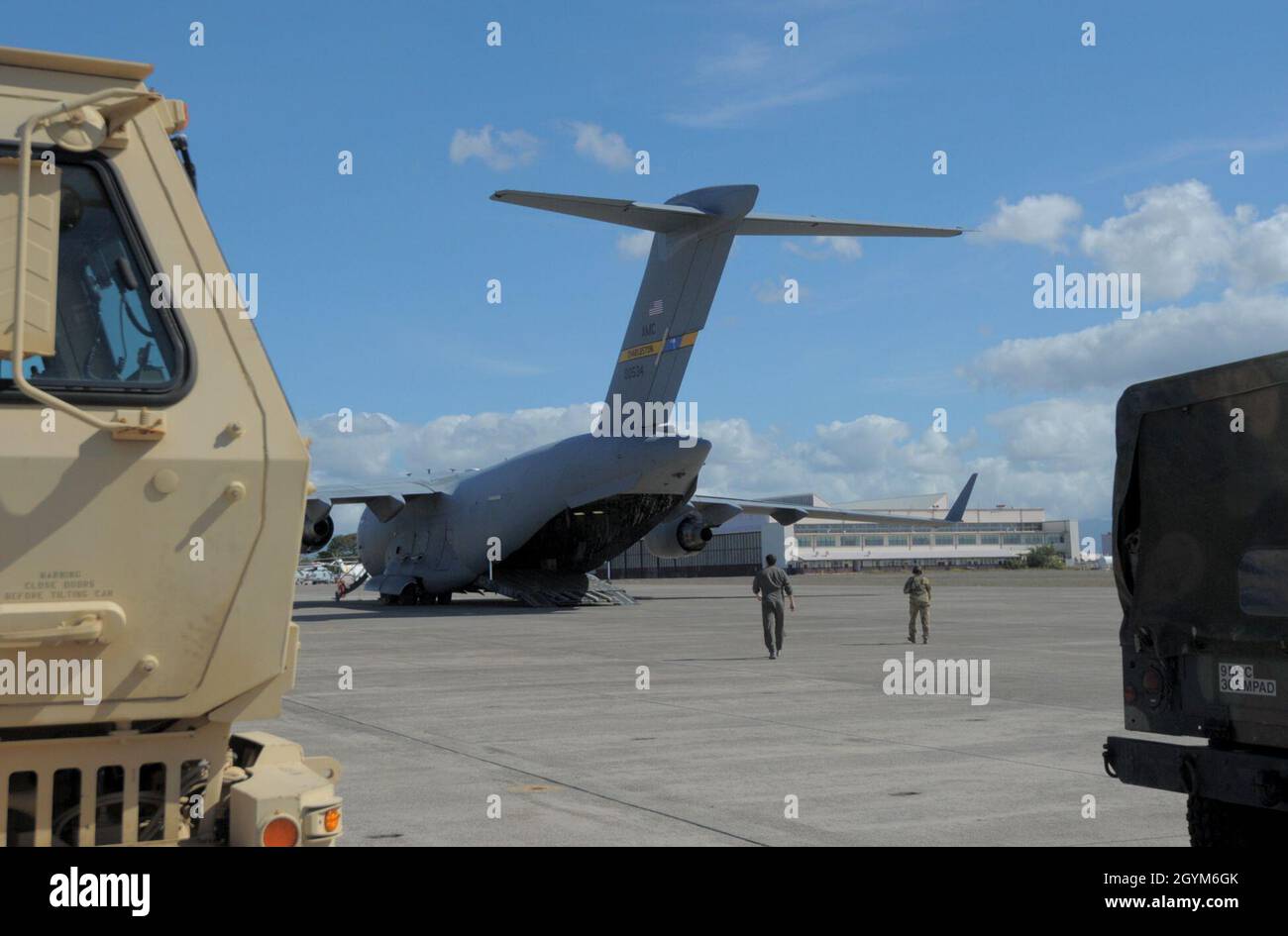 Loading and unloading military vehicles hi-res stock photography and ...