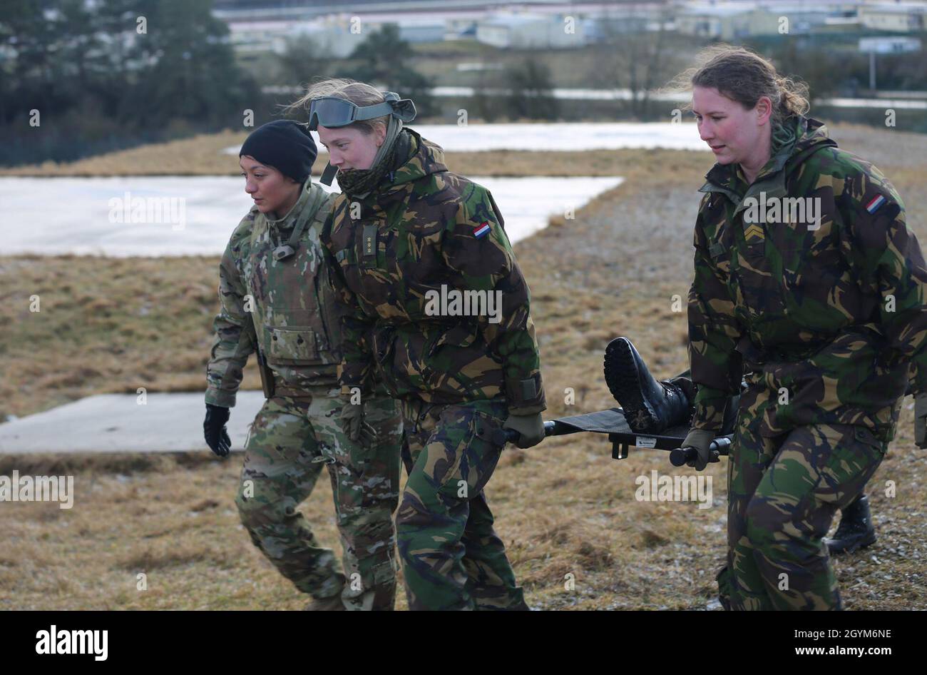 Soldiers assigned to the Dutch unit Koninklijke Landmacht worked with ...