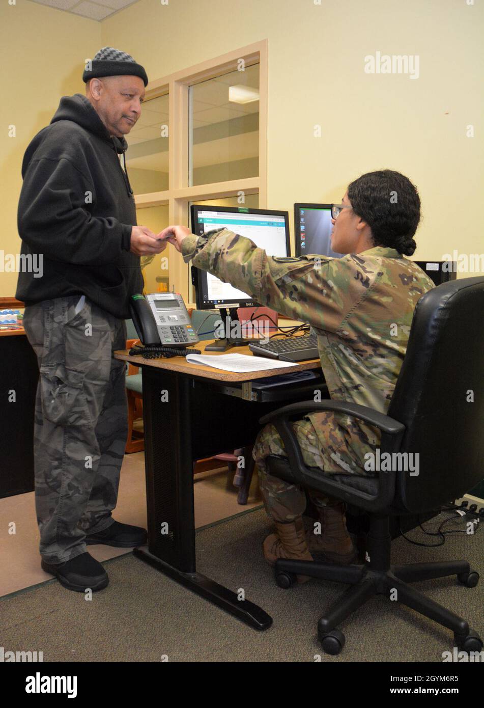 67th expeditionary signal battalion hi-res stock photography and images ...