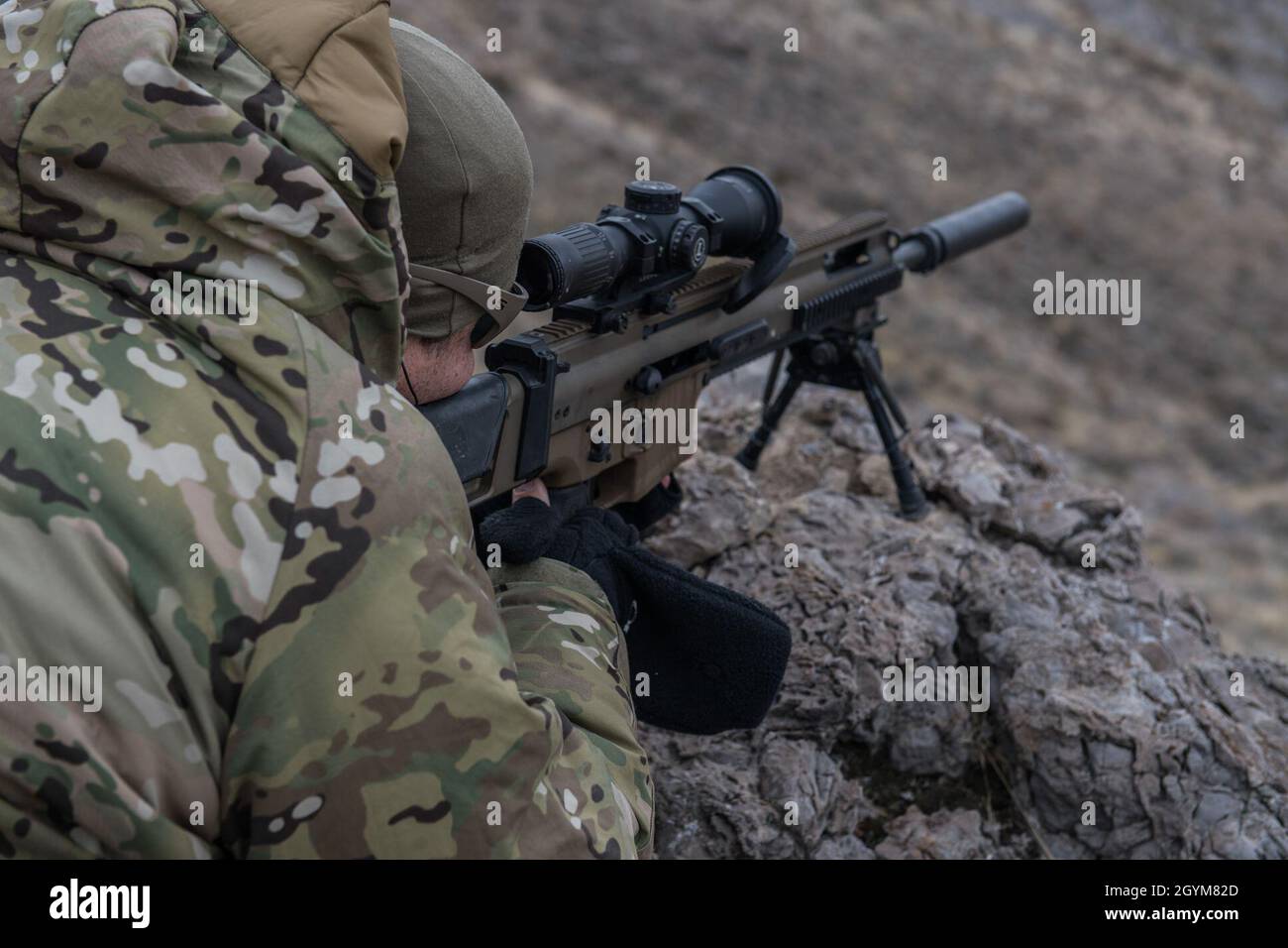 Special Tactics Airmen conduct weapons training during Emerald Warrior ...