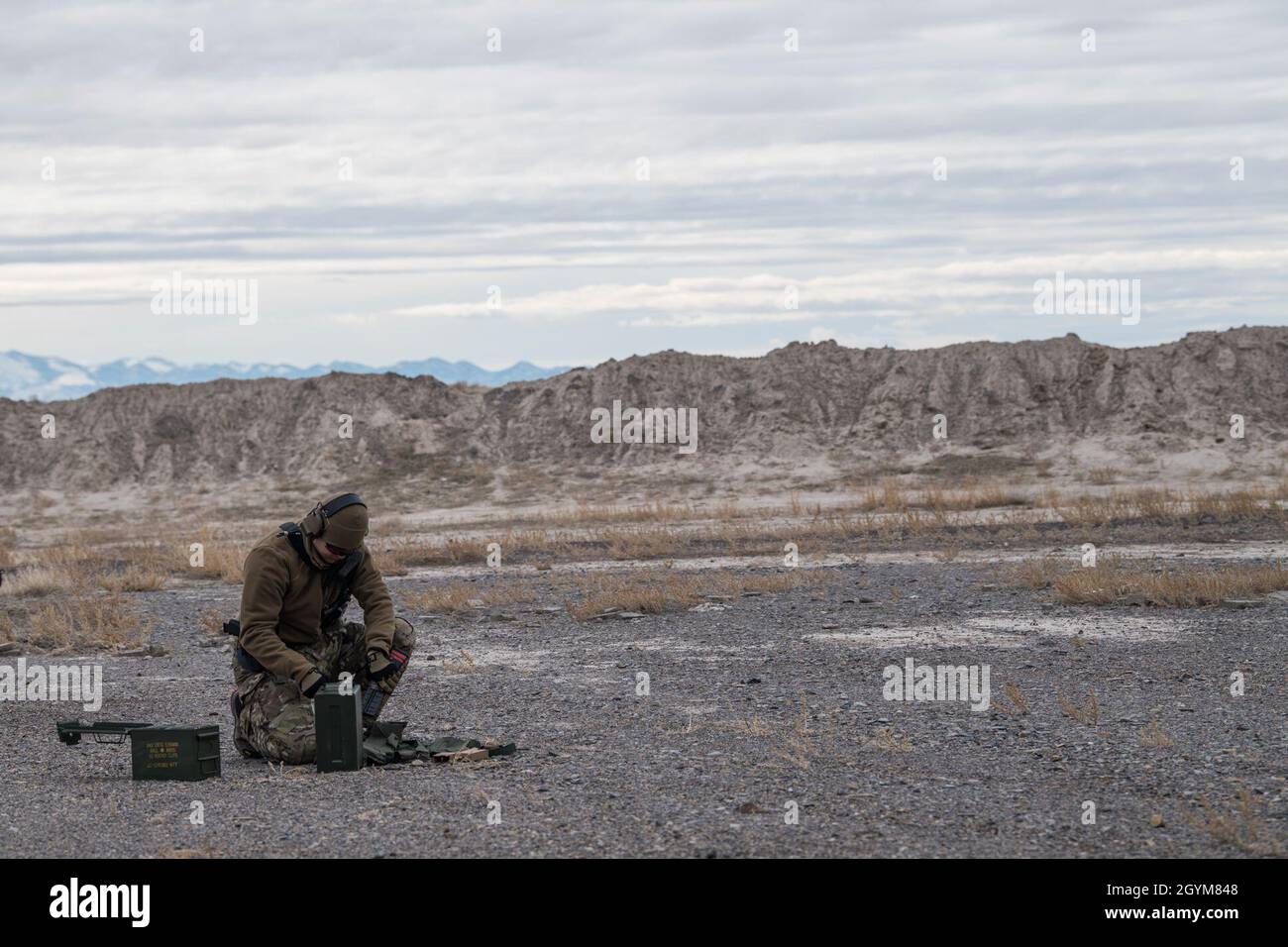 Special Tactics Airmen conduct weapons training during Emerald Warrior ...
