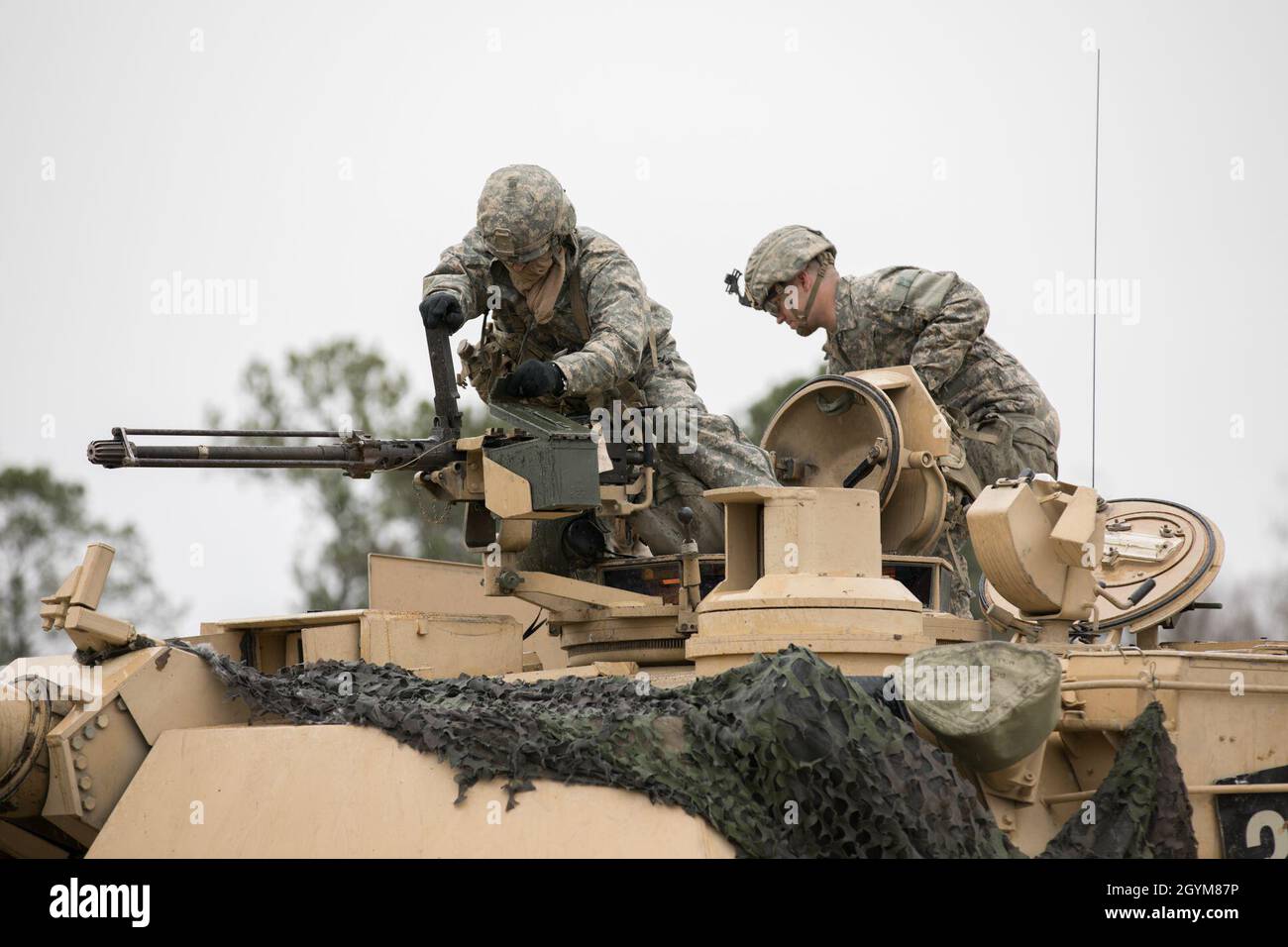 Two U.S. Army 2LTs, assigned to Class 19-008 in Armor Basic Officer ...