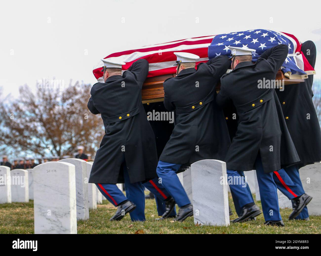 Body Bearers with Bravo Company, Marine Barracks Washington, carry the ...