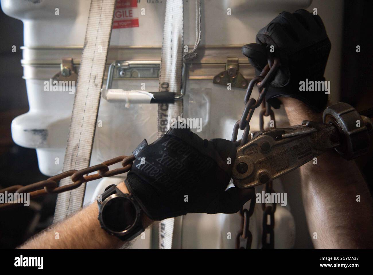 PACIFIC OCEAN (Jan. 29, 2020) Aviation Electronics Technician 2nd Class ...