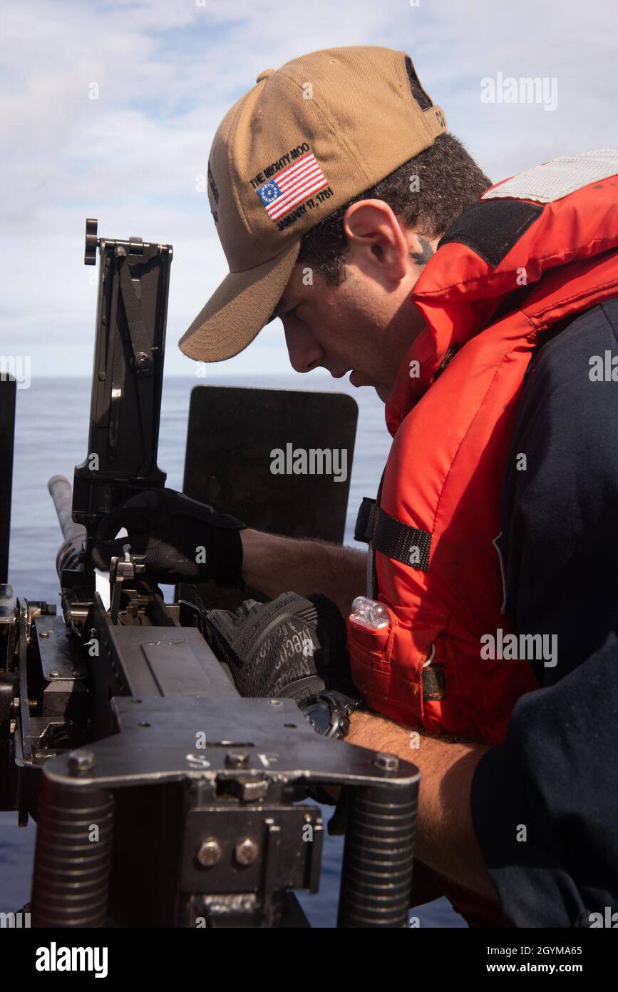 PACIFIC OCEAN (Jan. 29, 2020) Gunner’s Mate 2nd Class Dastoli Giuseppe ...