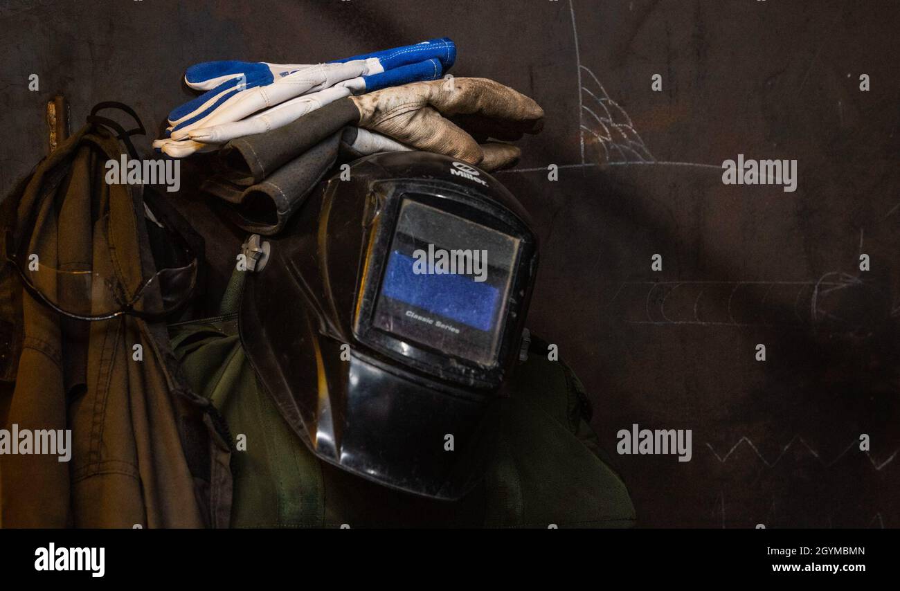 Welding bay hi-res stock photography and images - Alamy