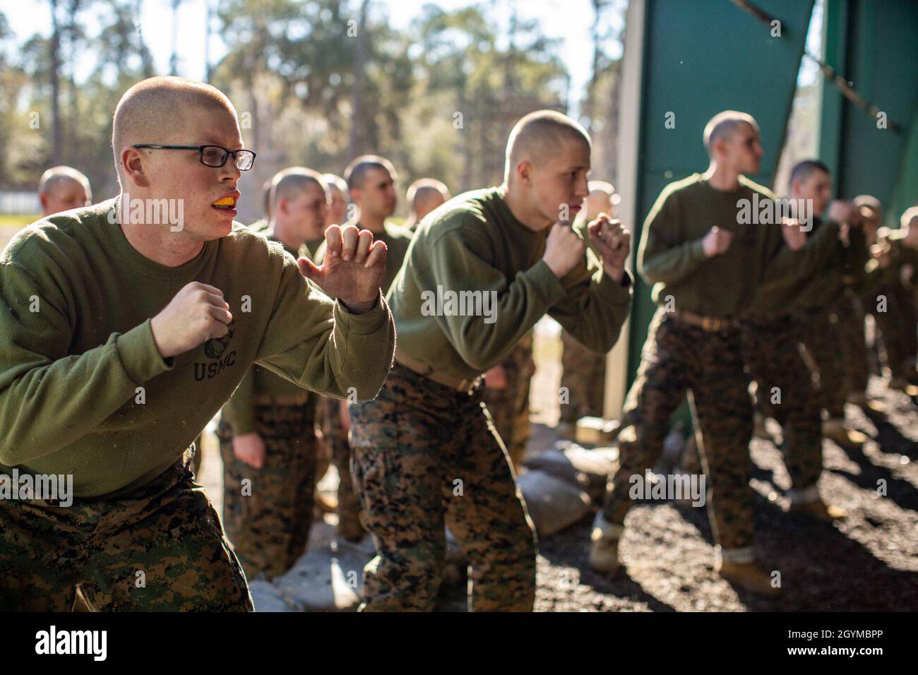 Recruits with Charlie Company, 1st Recruit Training Battalion practice ...
