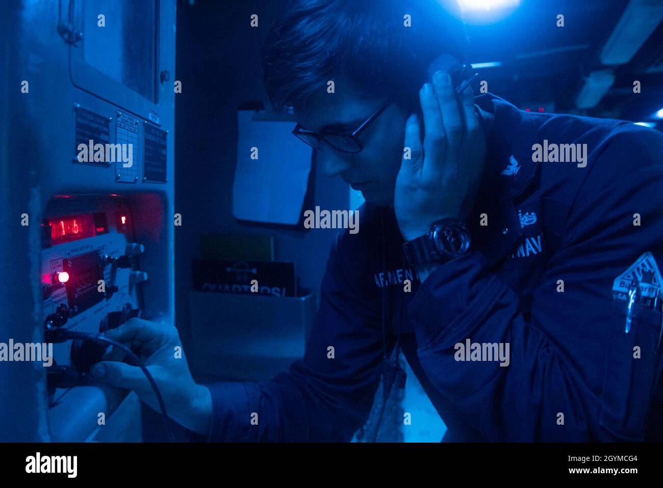 PACIFIC OCEAN (Jan. 30, 2020) U.S. Navy Sonar Technician (Surface) 2nd ...