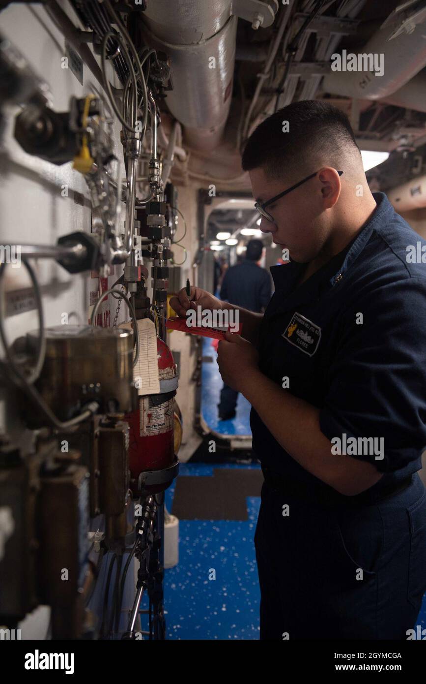 PACIFIC OCEAN (Jan. 30, 2020) U.S. Navy Damage Controlman 2nd Class ...