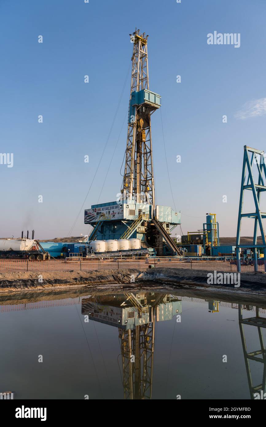 Pit drilling hi-res stock photography and images - Alamy