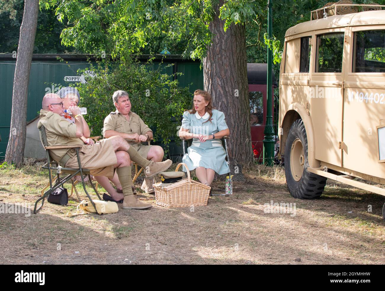 Men dressed in 1940s army uniforms hi-res stock photography and images ...