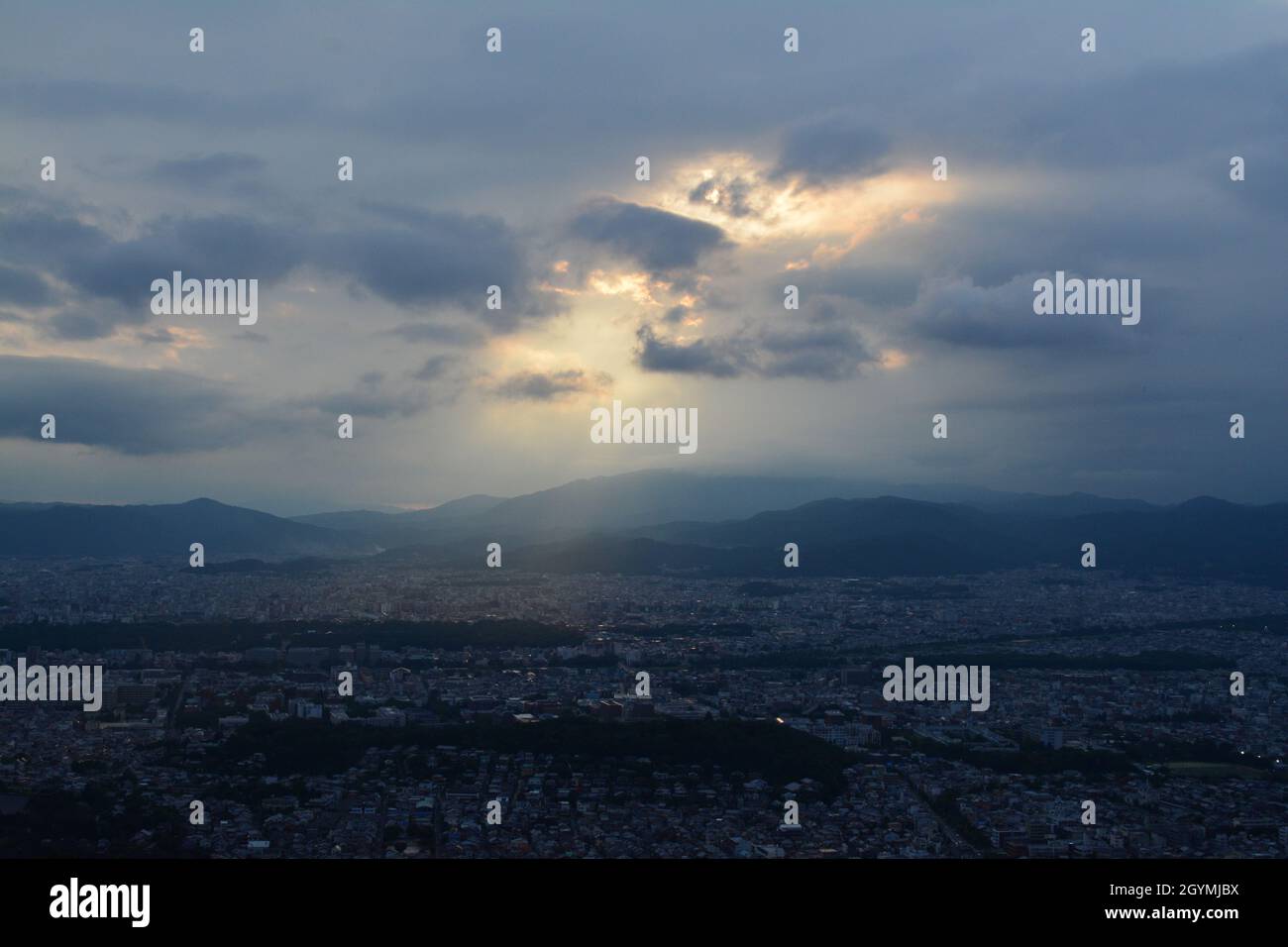 Mountain range kyoto hi-res stock photography and images - Alamy