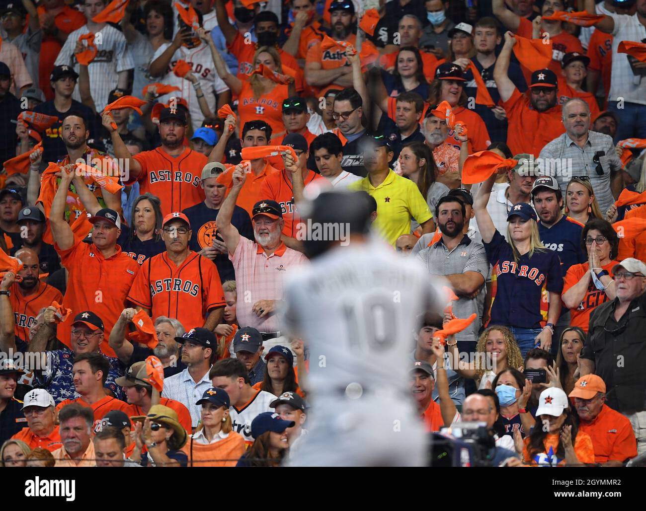 Houston, USA. 08th Oct, 2021. Houston Astros fans cheer for Houston ...