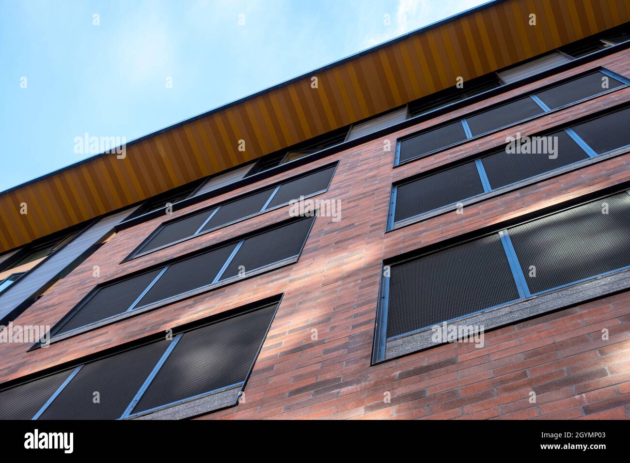 Red brick high rise building hi-res stock photography and images - Alamy