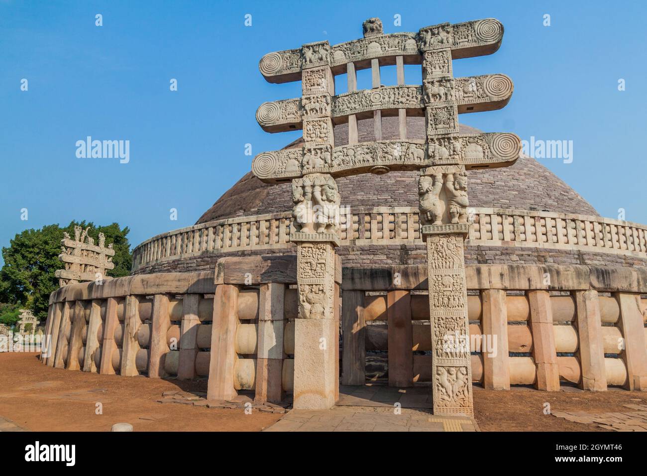 View of Stupa 1, ancient Buddhist monument at Sanchi, Madhya Pradesh ...