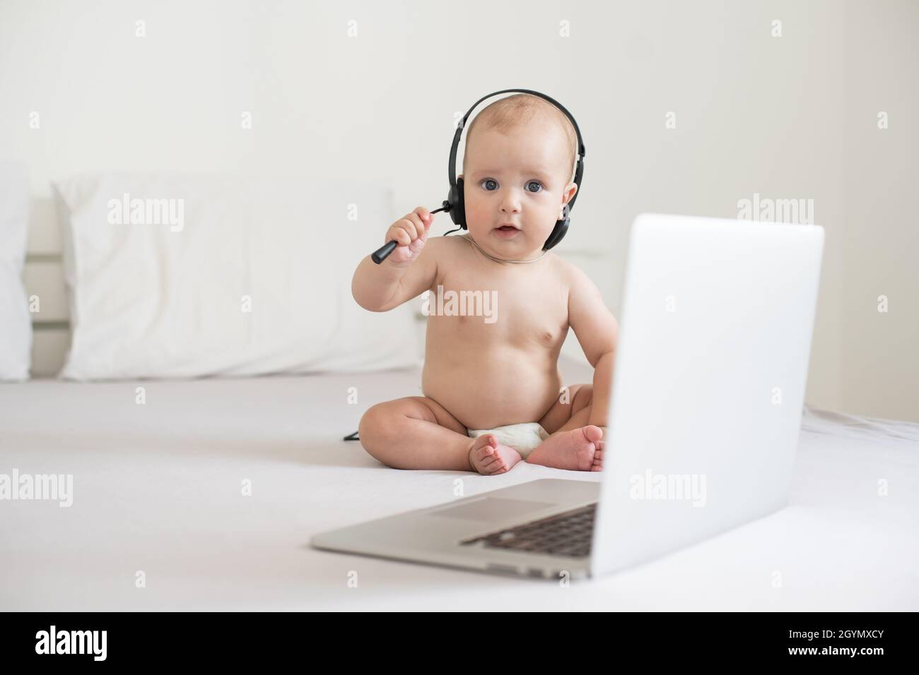 Shot back side new computer hi-res stock photography and images - Alamy