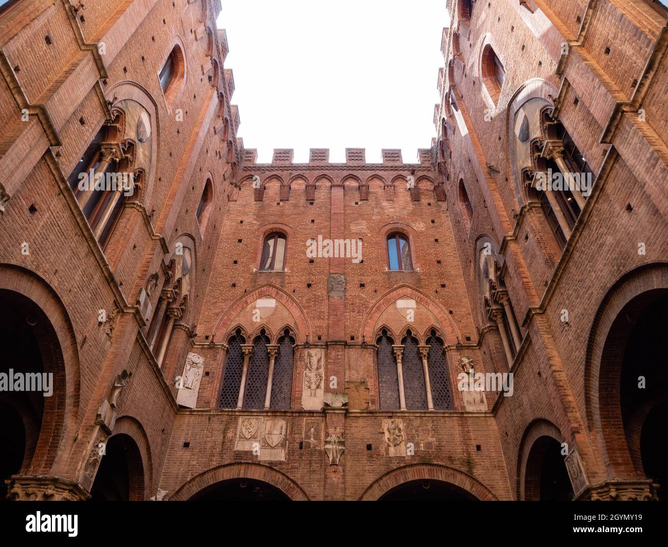 Arched trifora hi-res stock photography and images - Alamy