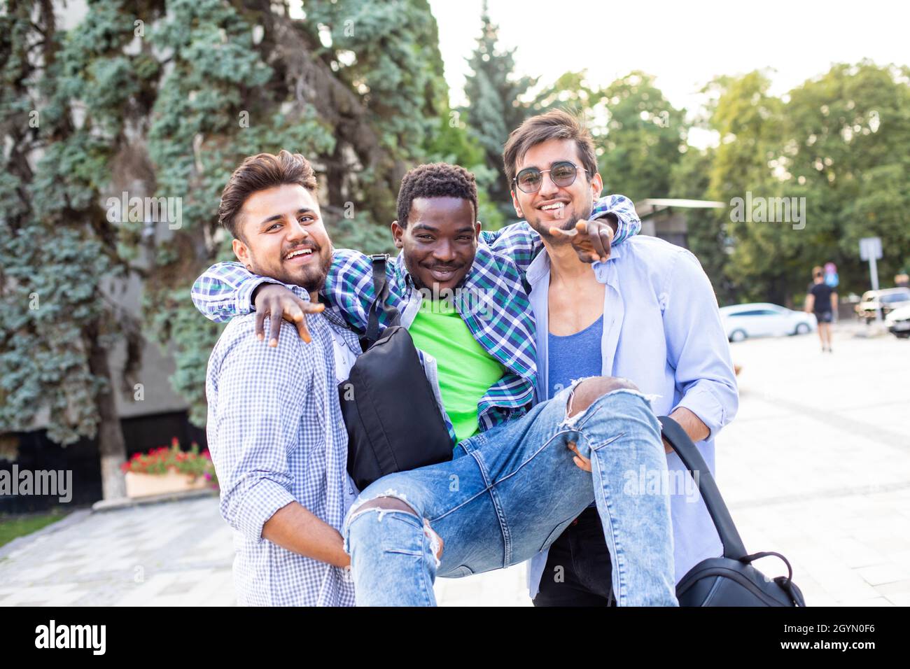 Indian college students walking campus hi-res stock photography and ...