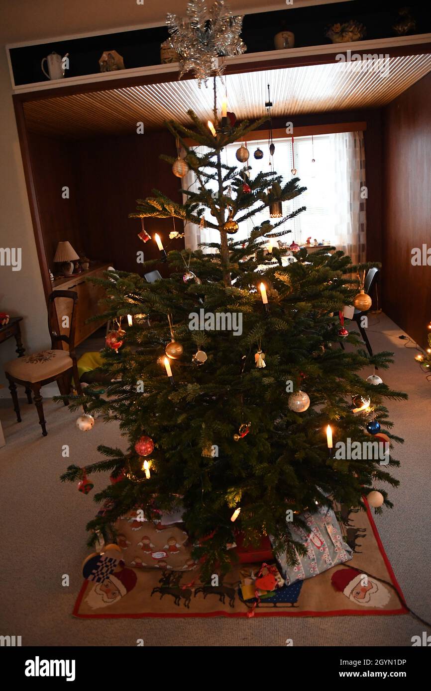 Hristms Presnets High Resolution Stock Photography and Images - Alamy