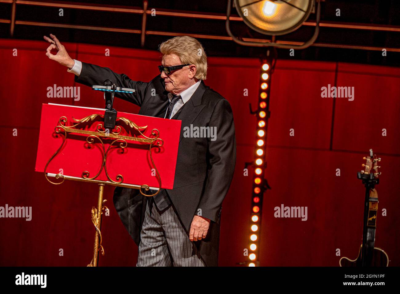 Duesseldorf, Germany. 08th Oct, 2021. The singer Heino performs at the ...