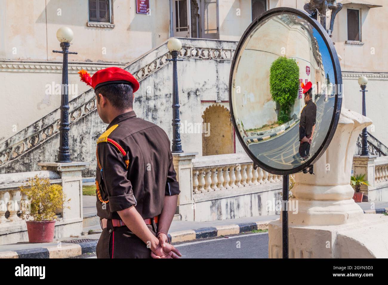 Indian security guard in front hi-res stock photography and images - Alamy