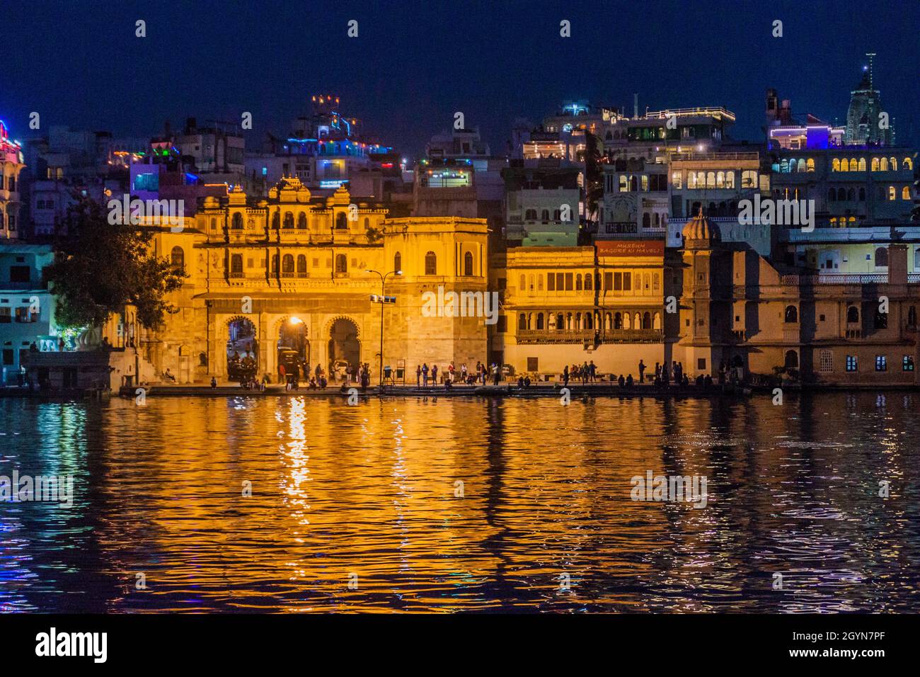 Eveing view of Gangaur Ghat in Udaipur, Rajasthan state, India Stock ...