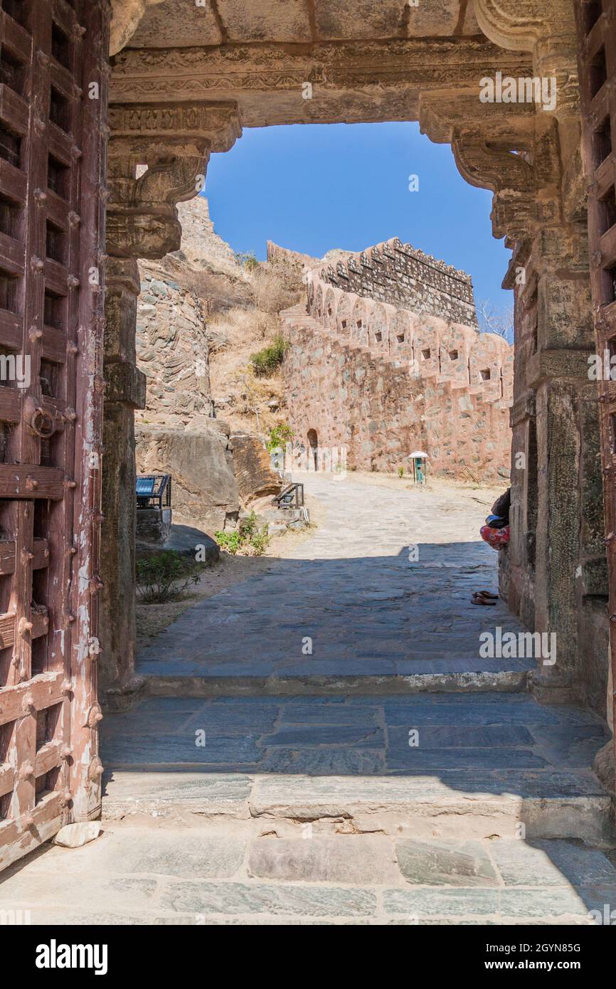 One of the gates of Kumbhalgarh fortress, Rajasthan state, India Stock ...