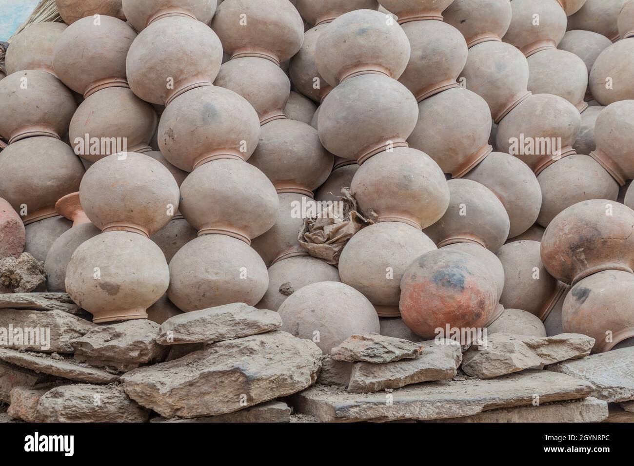 Clay vessels hi-res stock photography and images - Alamy