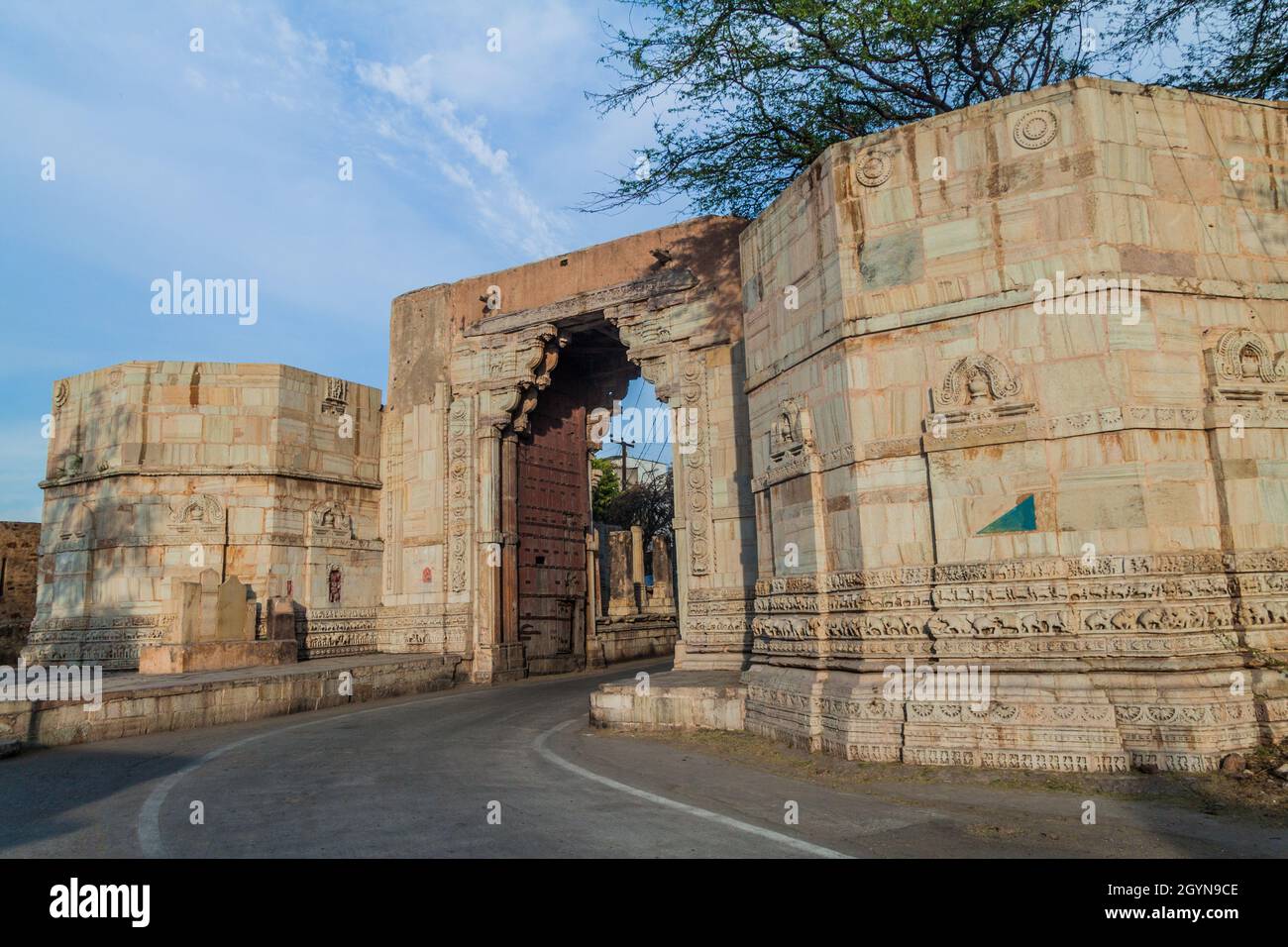 Ram Pol gate of Chittor Fort in Chittorgarh, Rajasthan state, India ...