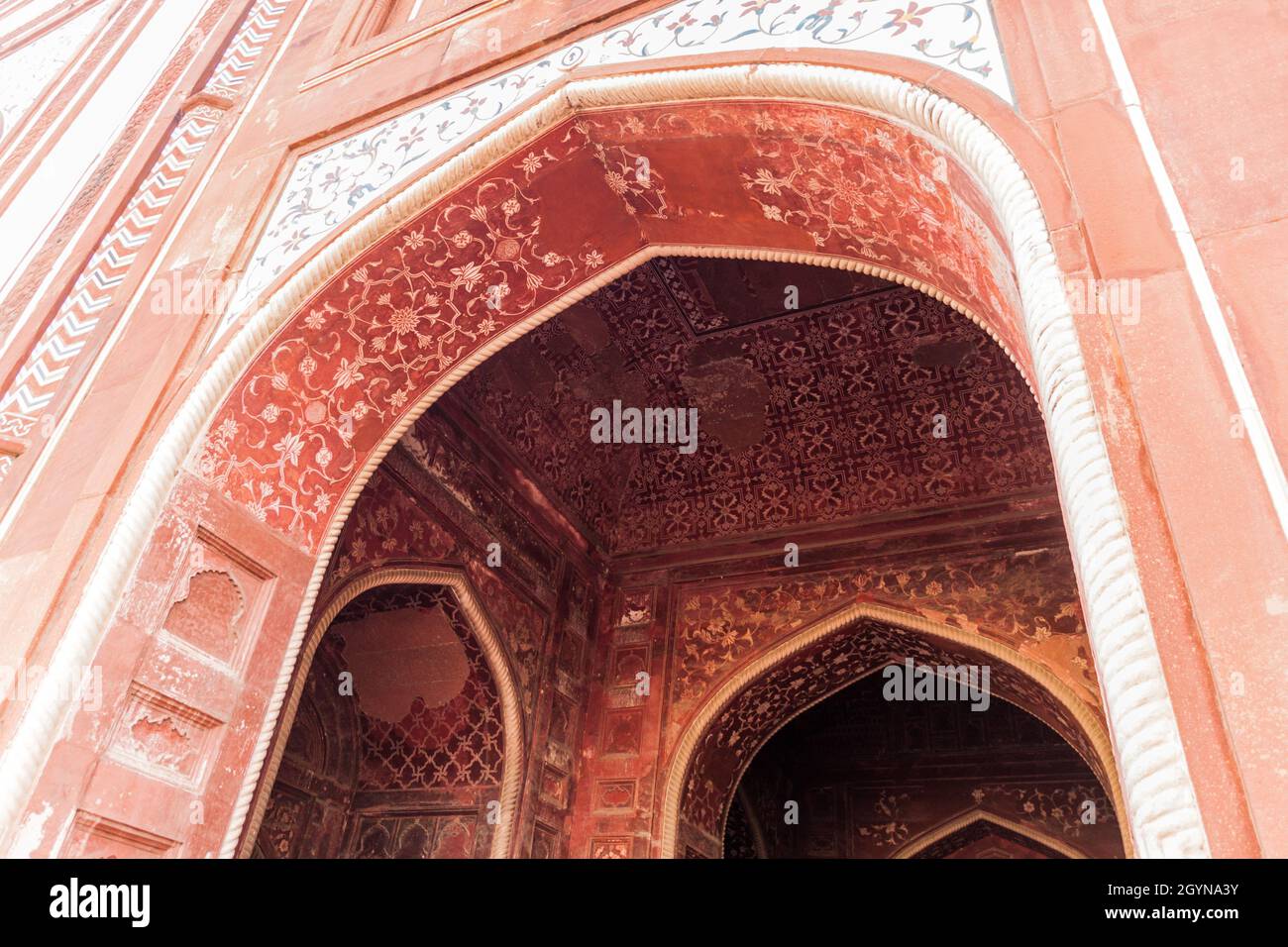 Detail of the Great Gate at Taj Mahal complex in Agra, India Stock ...