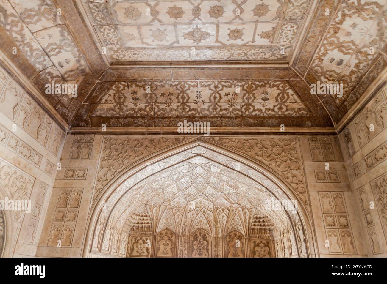 AGRA, INDIA - FEBRUARY 20, 2017: Interior of Khas Mahal at Agra Fort ...