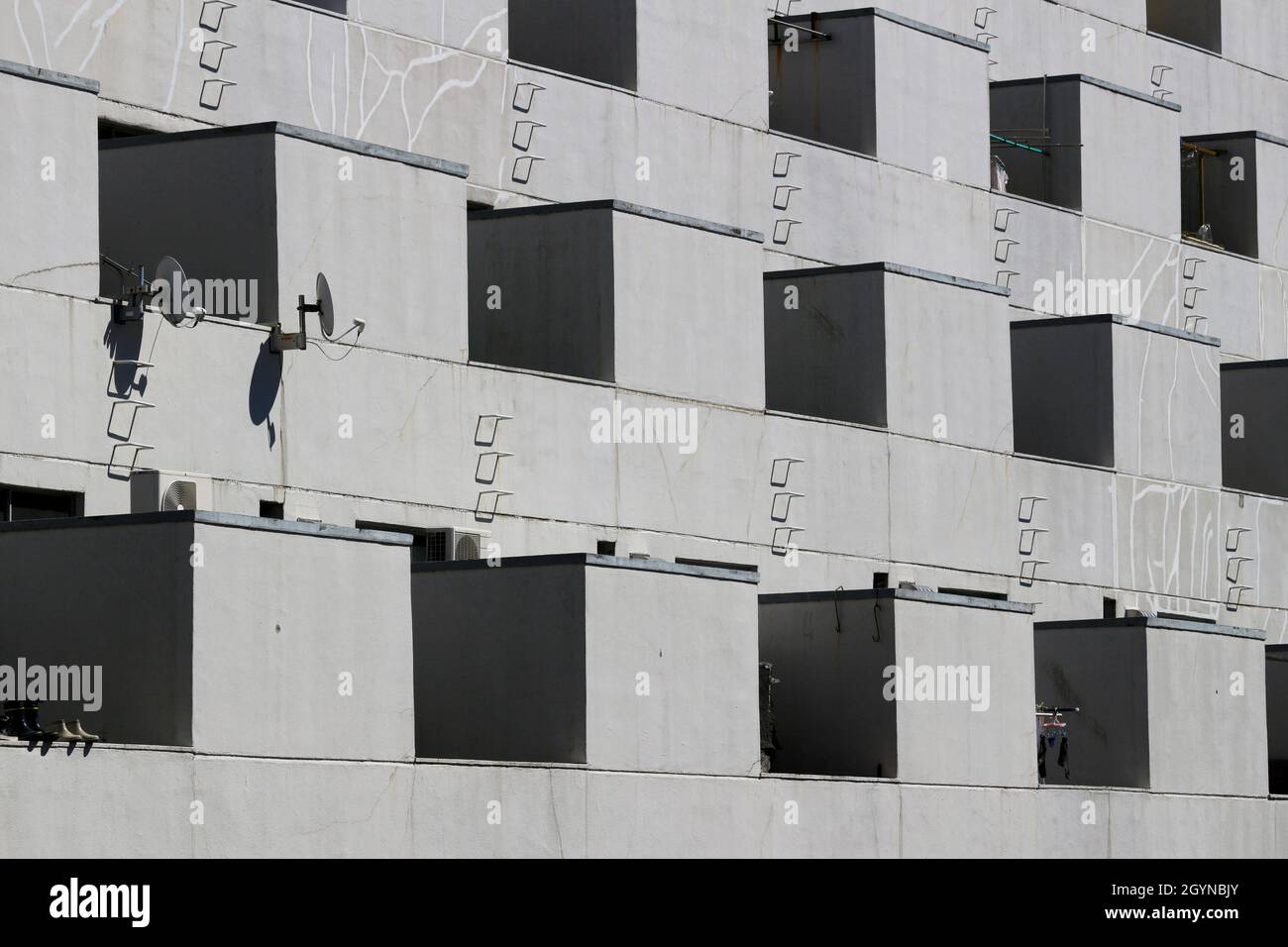 Public housing complex hi-res stock photography and images - Alamy