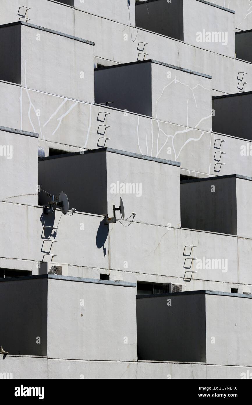 Public housing complex hi-res stock photography and images - Alamy