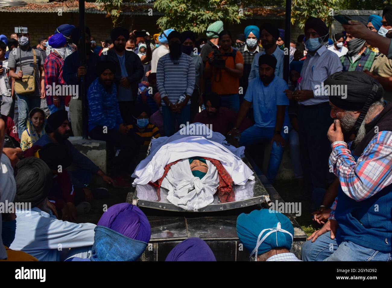 Sikh funeral kashmir hi-res stock photography and images - Alamy