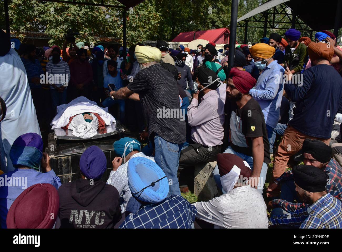 Sikh funeral kashmir hi-res stock photography and images - Alamy