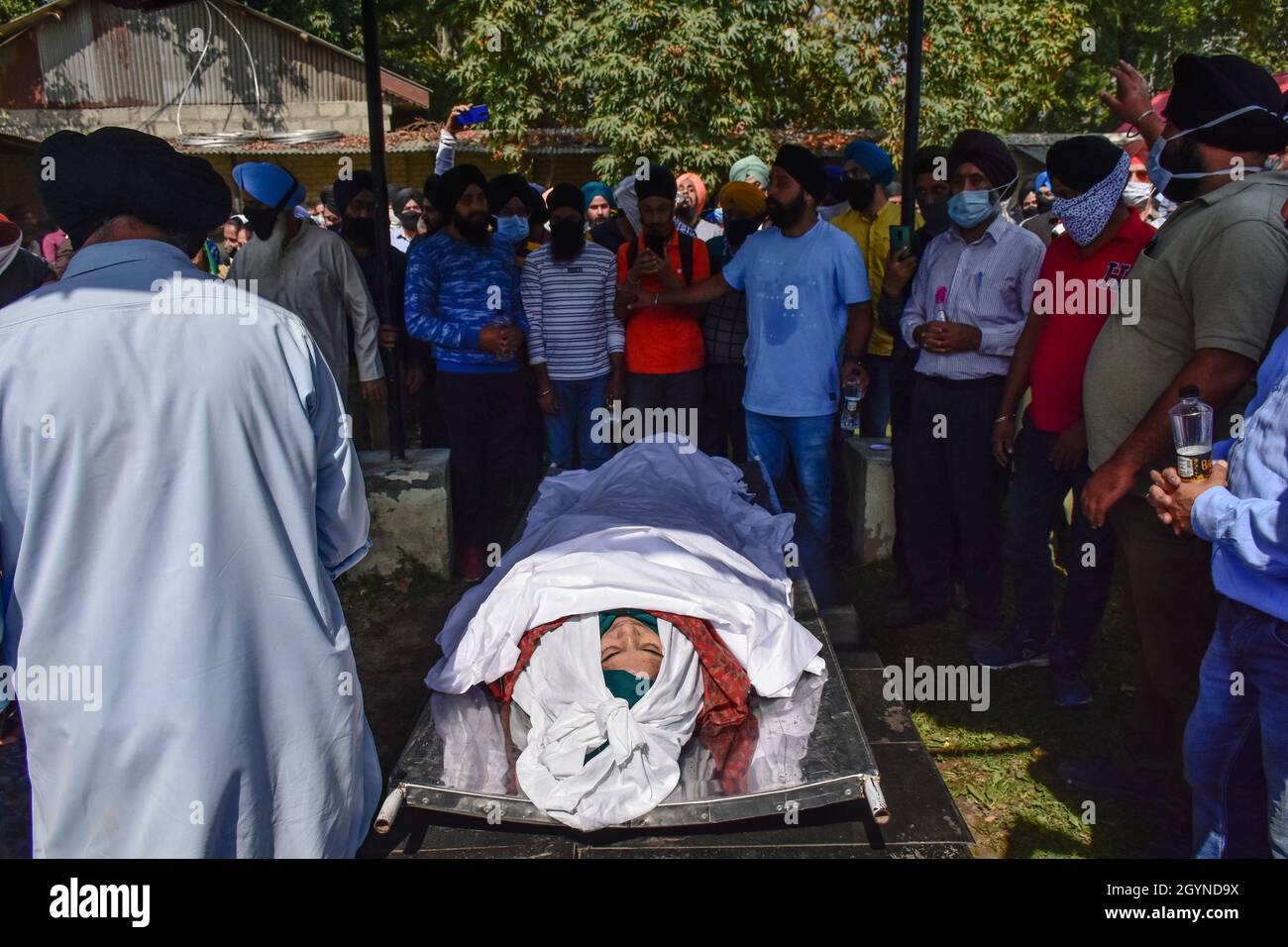 Sikh funeral kashmir hi-res stock photography and images - Alamy