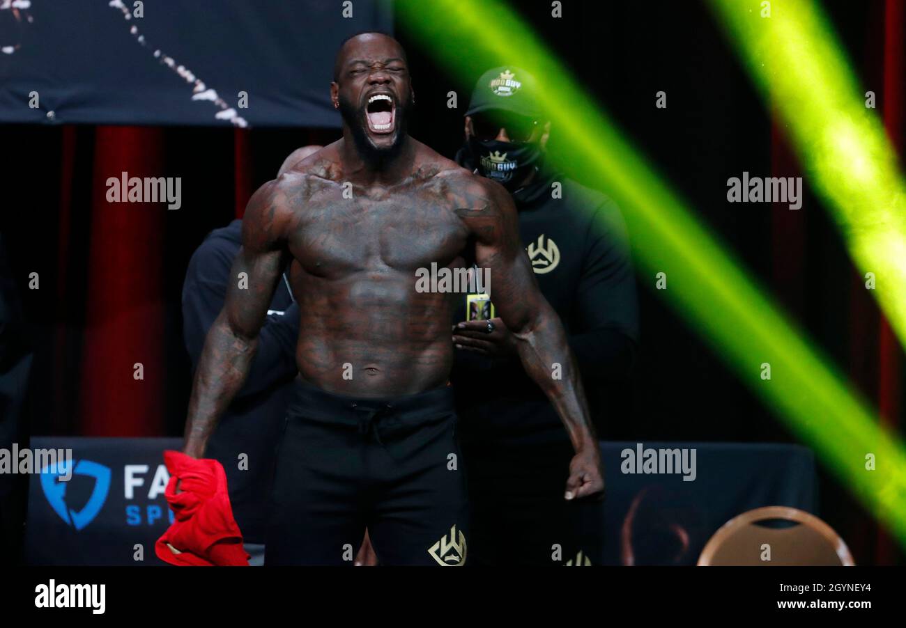 Wilder fury 2021 weigh in hi-res stock photography and images - Alamy