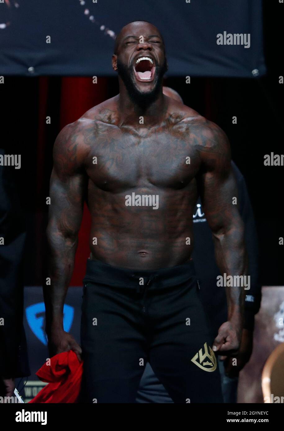 Deontay wilder weigh in hi-res stock photography and images - Alamy