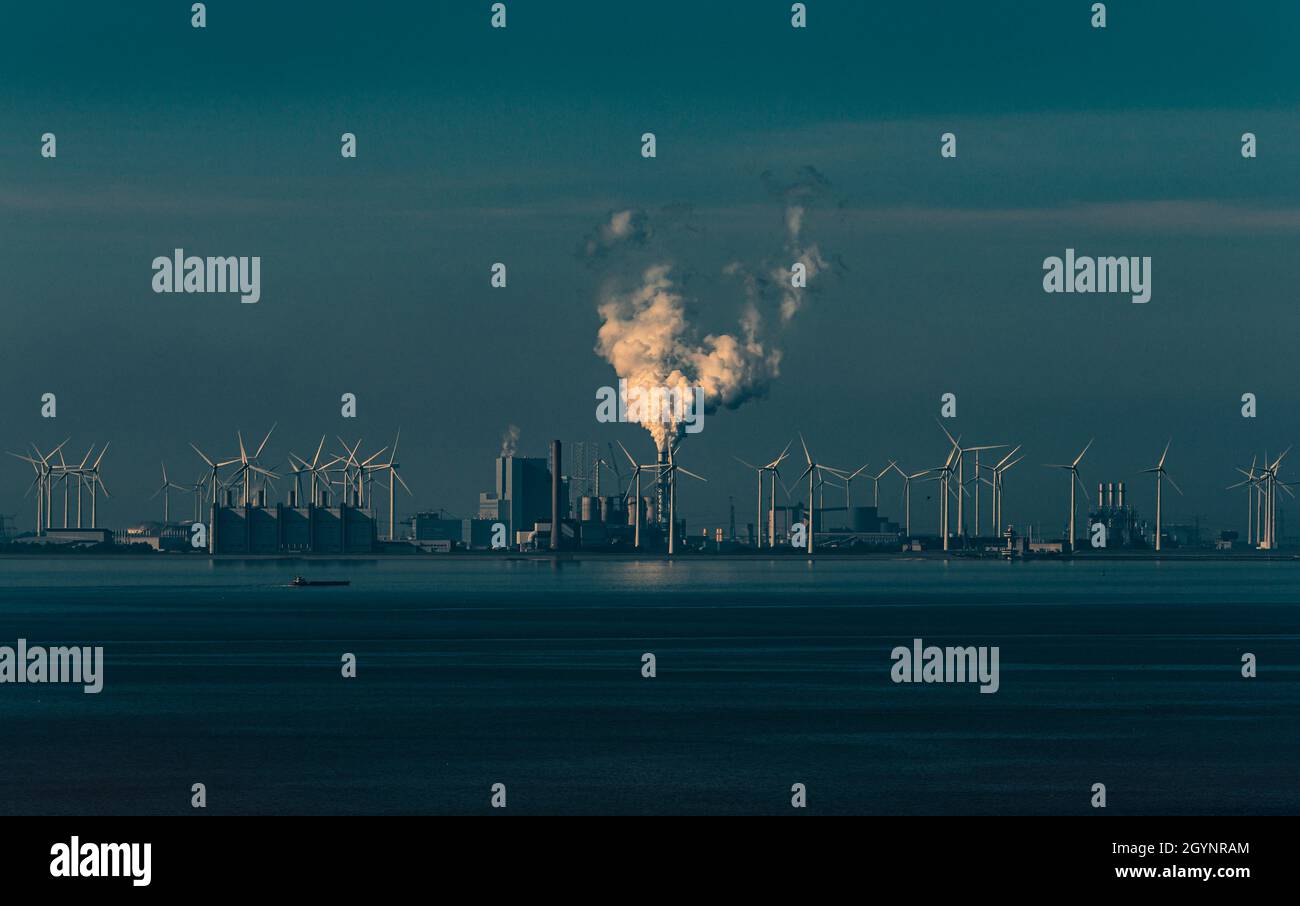 Rwe eemshaven coal fired power plant hi-res stock photography and ...