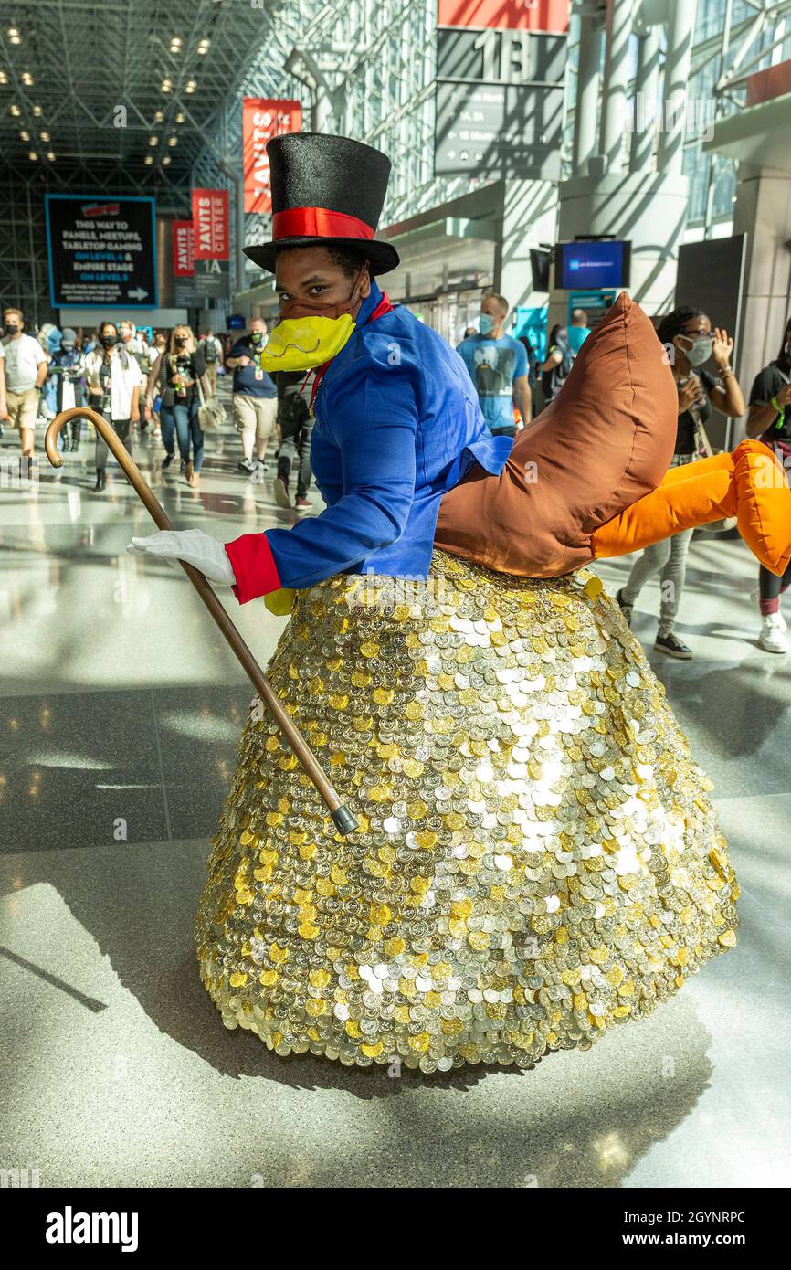 New York, USA. 08th Oct, 2021. Kohl from Brooklyn wearing slef made ...