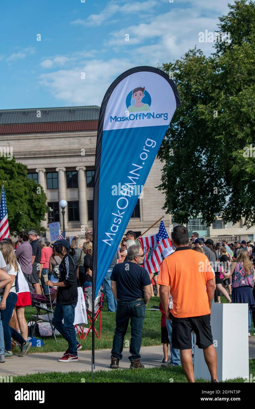 Vaccine mandate sign hi-res stock photography and images - Alamy