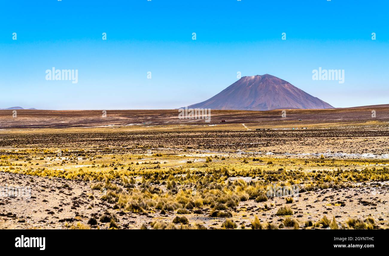 Misti volcano in the Arequipa region of Peru Stock Photo - Alamy