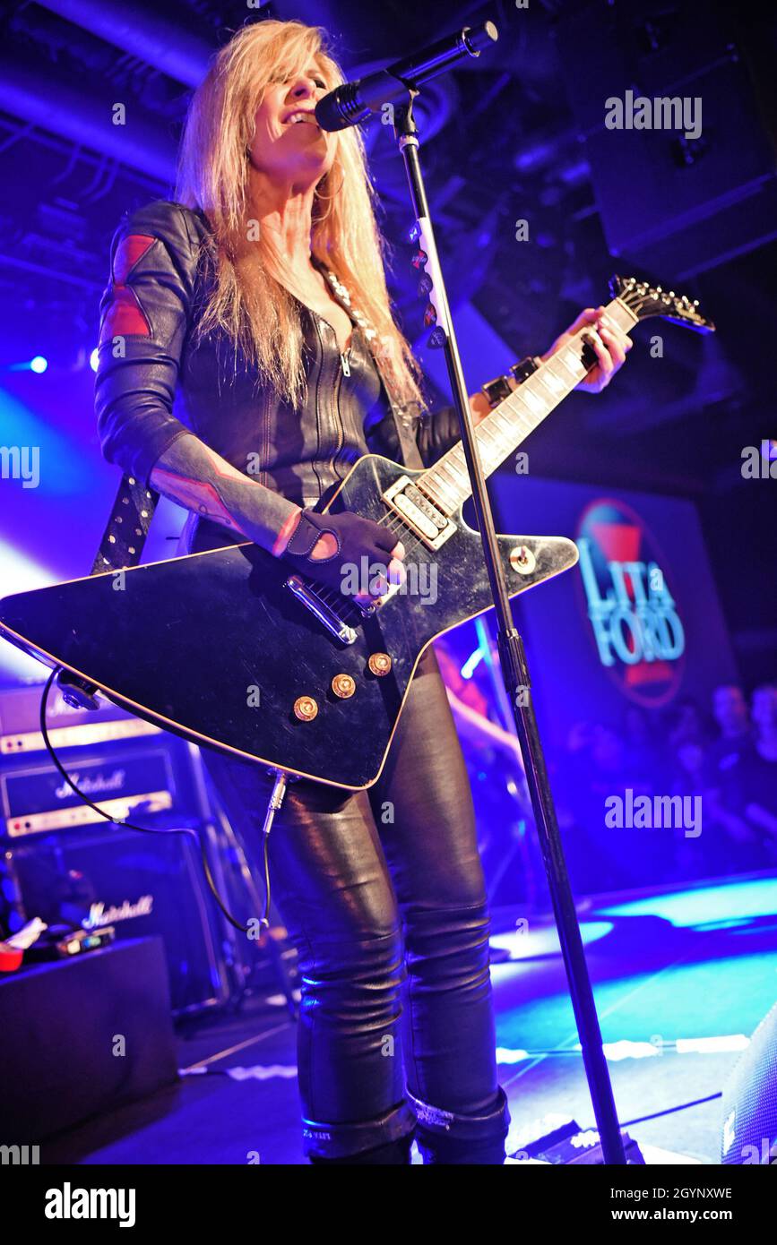 Lita ford hi-res stock photography and images - Alamy