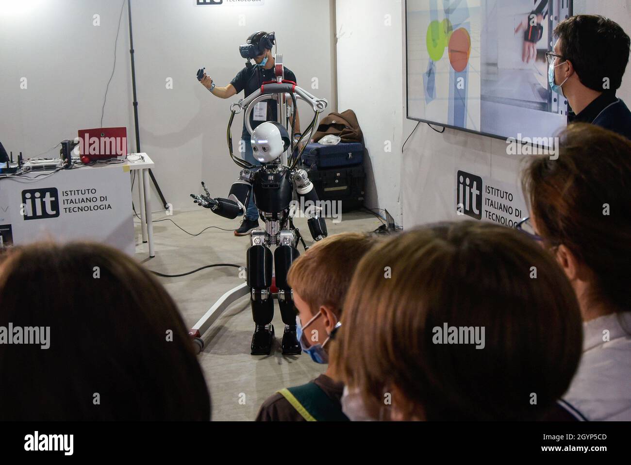 Rome, Italy. 08th Oct, 2021. Technicians from the Italian Institute of ...