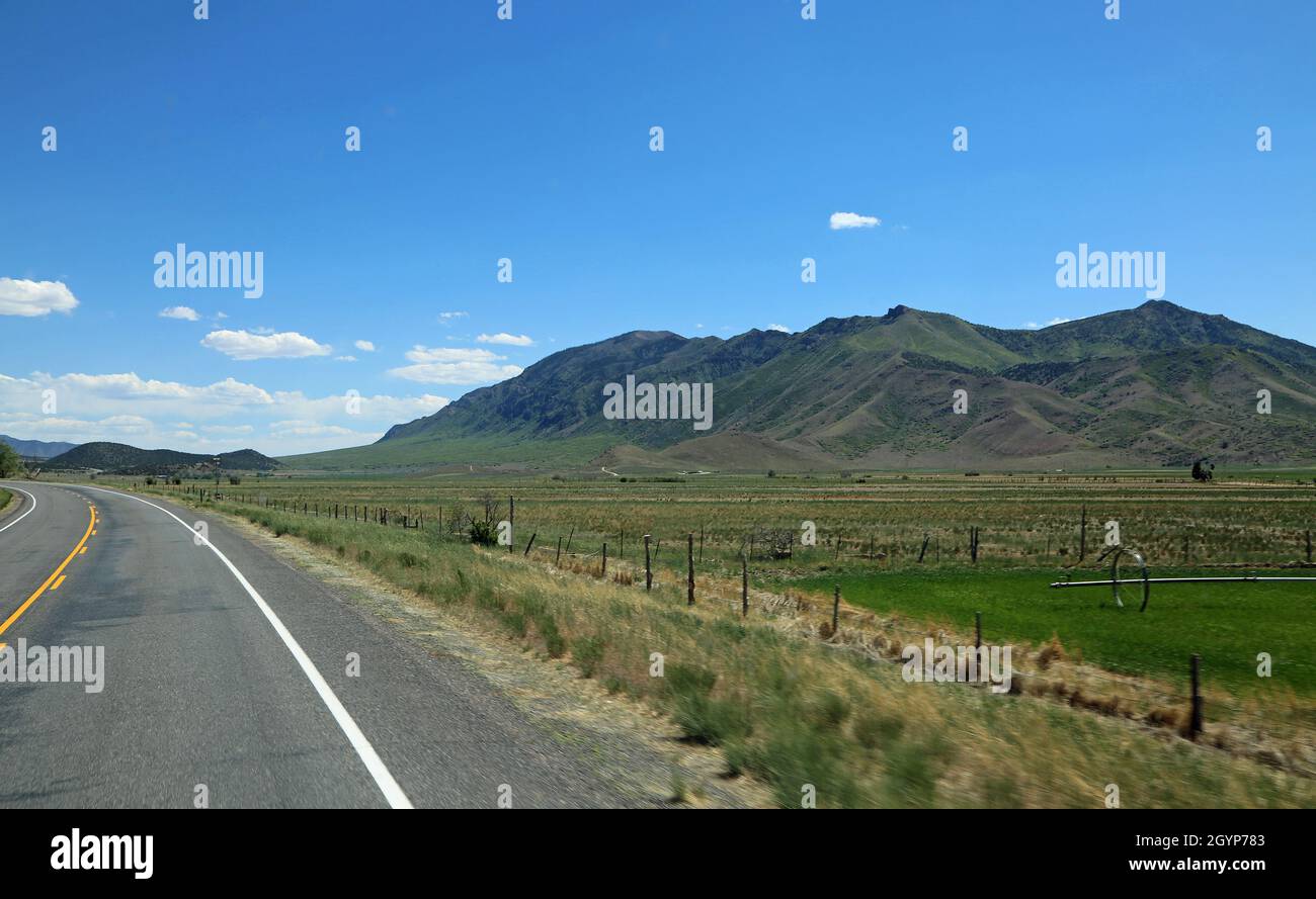 The road and Pahvant Range - Hwy 50, Utah Stock Photo - Alamy