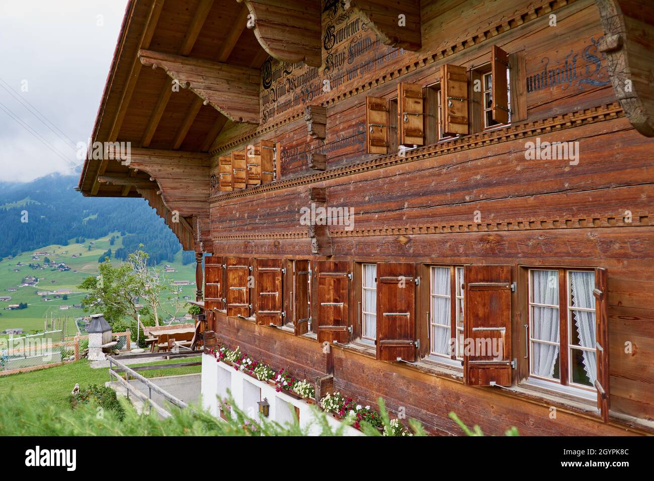Swiss chalet - Simmental, Berner Oberland, Switzerland Stock Photo - Alamy