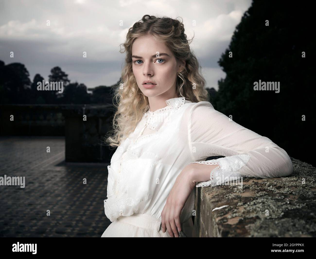 SAMARA WEAVING in PICNIC AT HANGING ROCK (2018), directed by MICHAEL ...